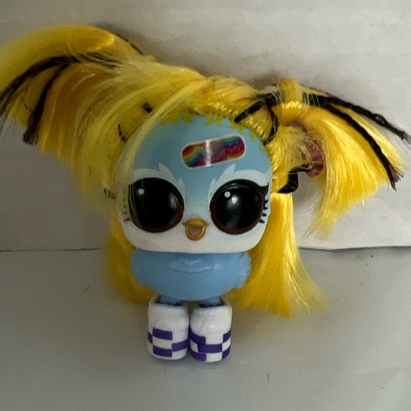 Toys | Lol Surprise Blue Pet Owl Yellow And Black Hair Brown Eyes 25 ...